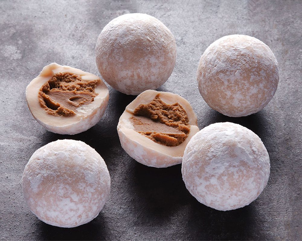 Charbonnel et Walker Pink Marc de Champagne Chocolate Truffles Heart ...